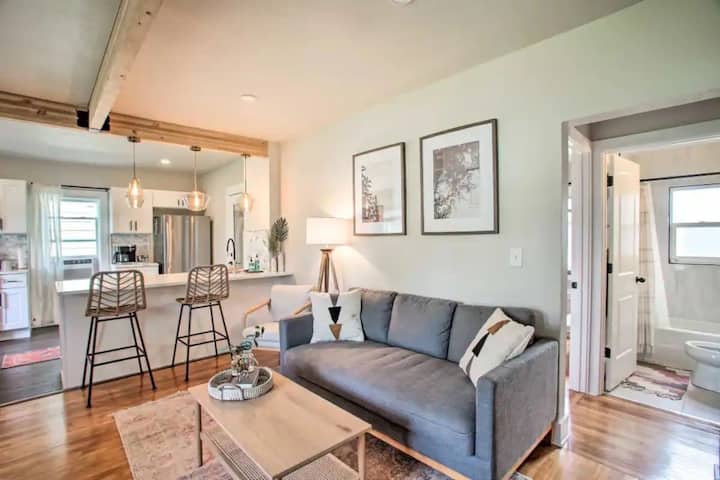 Cheerful 3 Bedroom Villa With Backyard Oasis - Spokane, WA