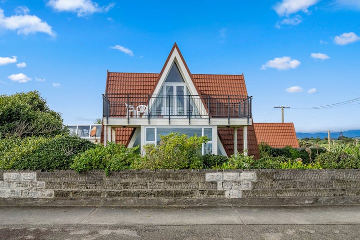 Alpha - Otaki Beach Holiday Home - Ōtaki