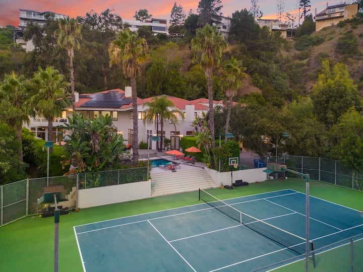 Celebrity Hideaway In Bel Air Paradise - Los Angeles, CA