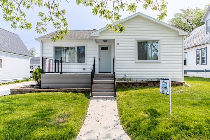 Walk To Beach, Remodeled, Pets Ok, Fenced Yard - New Buffalo, MI