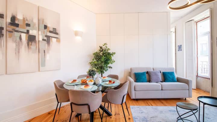 Bright Flat Few Steps To Aliados Av By Lovelystay - Porto