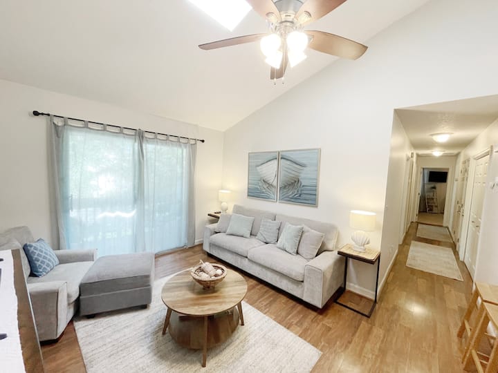 Tails & Tides · 3br Walk To Beach · Pets Ok - Amelia Island, FL