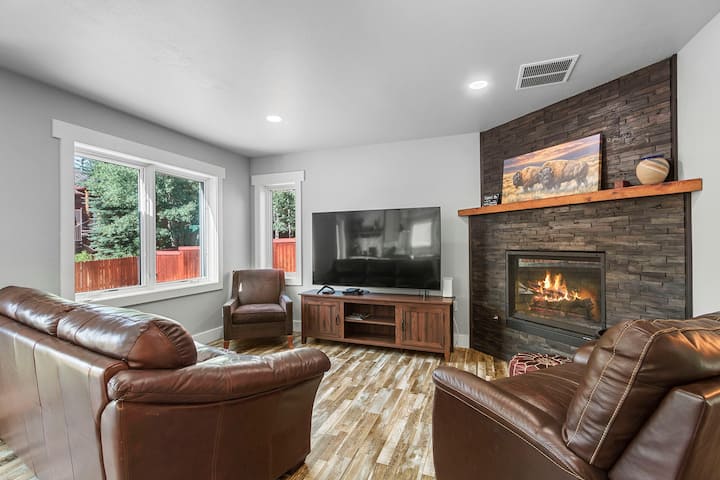 Renovated 4br Home! Private Hot Tub! - Silverthorne, CO