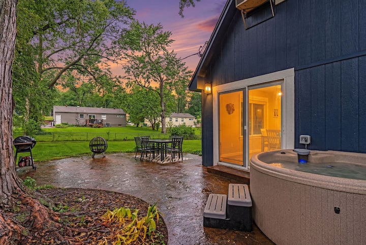 Serenity Estate- Overland Park 4br Home W/ Hot Tub - Overland Park, KS