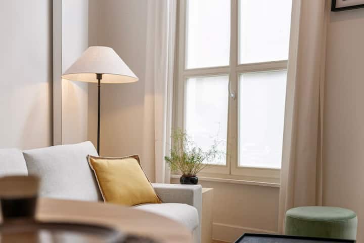 1-br Centre Antwerp Haven With Patio - Amberes
