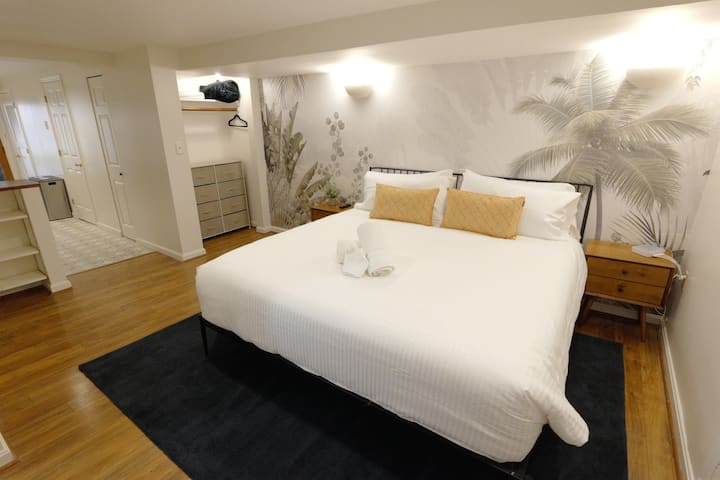 Tropical Paradise By The Park - Bethesda, MD