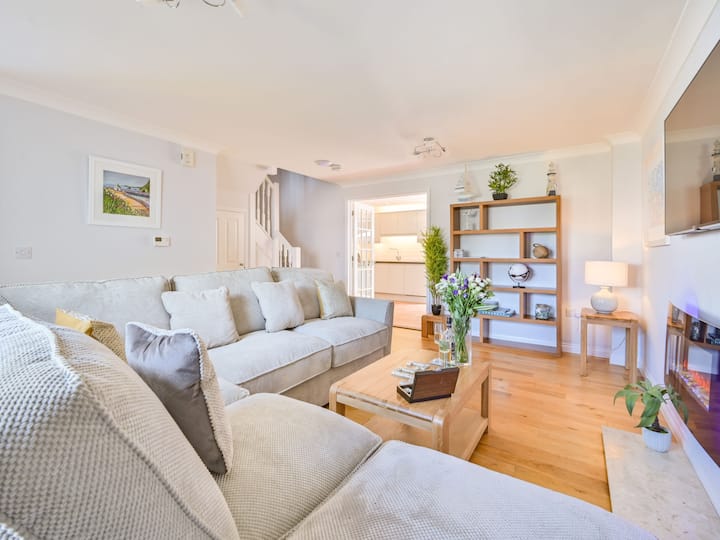 Sea Breeze By Interhome - St Austell