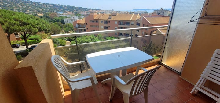 Confortable Appartement De 40 M² Avec Vue Sur Mer - Plage de Sainte-Maxime