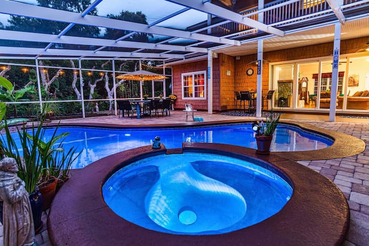 4-bdrm House With Hot Tub. Easy Walk To Beach - St. Augustine, FL
