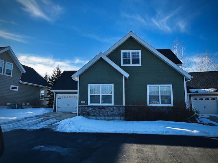 Golf Course Home W/mtn Views, Hot Tub & Fireplace - Red Lodge