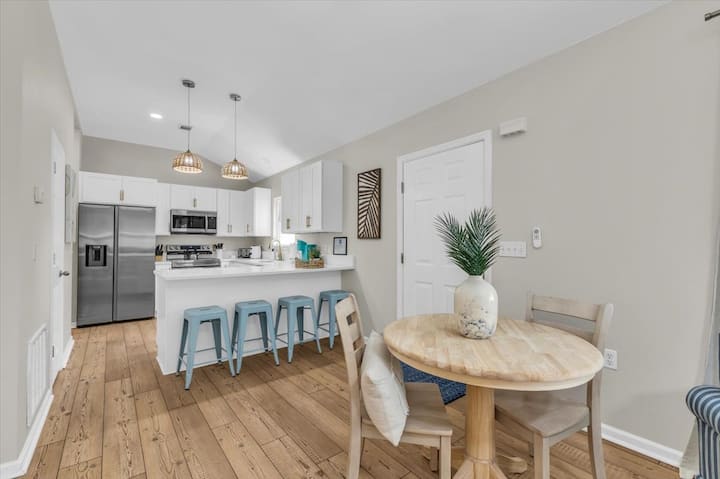 Coastal Paradise Steps To Tybee Beach - Tybee Island, GA