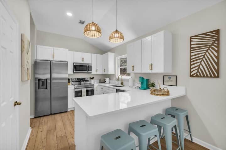 Coastal Paradise Steps To Tybee Beach - Tybee Island, GA