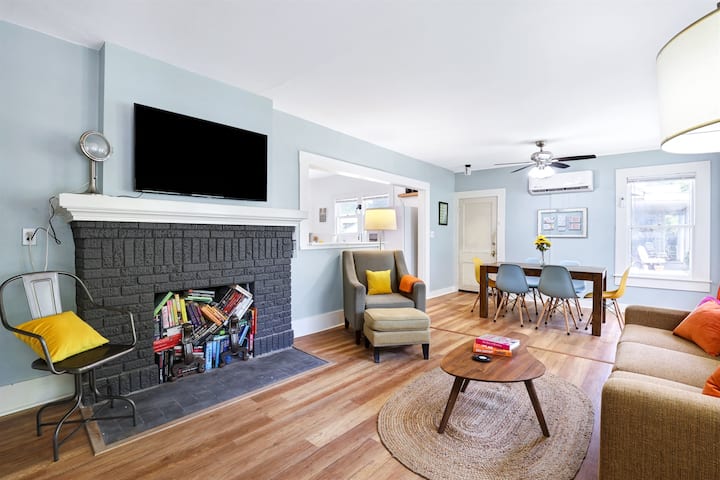 1 King Bed, Sleeps 6, Pet Friendly 1 Bed/1 Bath D - San Antonio, TX