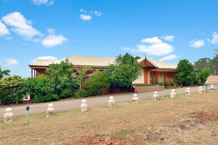 King 1 - Close To Hope Estate Concerts - Pokolbin