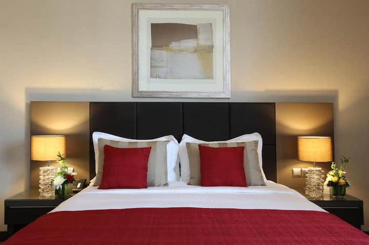 Deluxe Room Near Kingsgate Hotel Abu Dhabi - Abu Dhabi