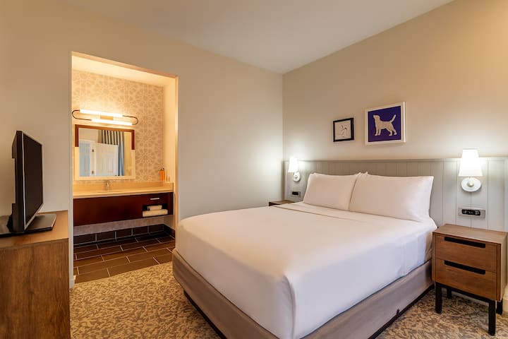 Look No Further! 2 Modern Units With Full Kitchen! - Santa Clara, CA