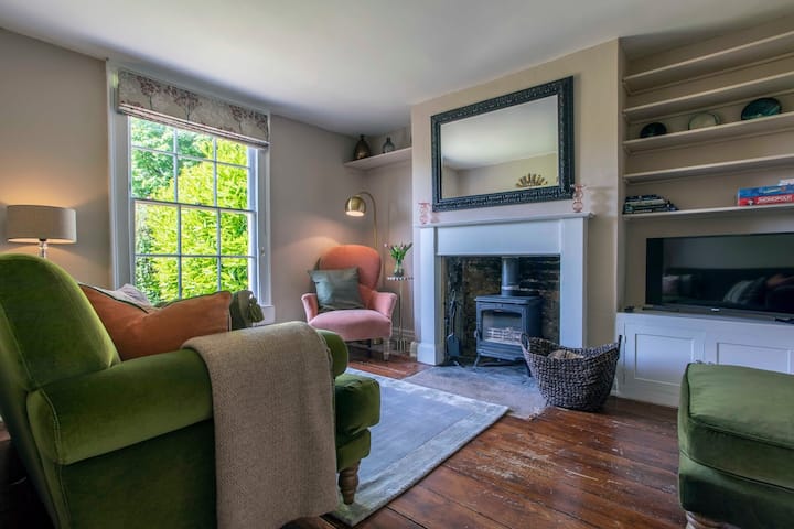 Charming Georgian Cottage - Wiltshire