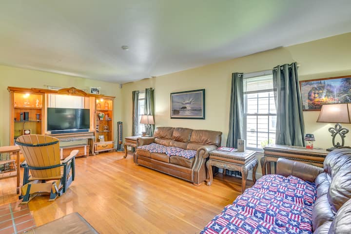 Pet-friendly Gloversville Cottage Near Golf Course - Gloversville, NY