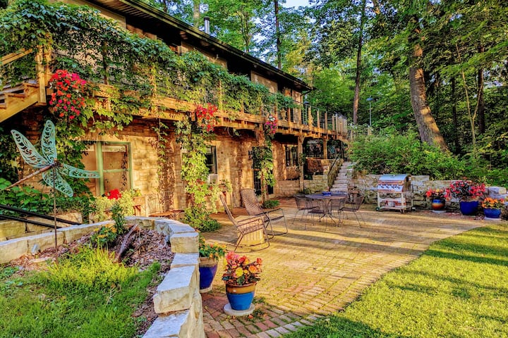 On-site Trails: Rock River Retreat In Jefferson! - Wisconsin