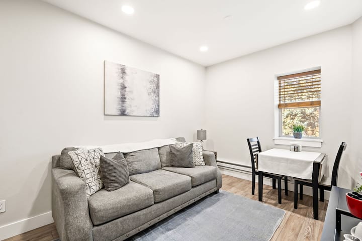 Great Natural Light And Newly Remodeled - Great Falls, MT