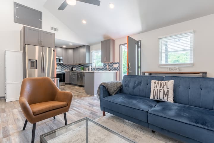The Carpe Diem Cottage - Nashville, TN