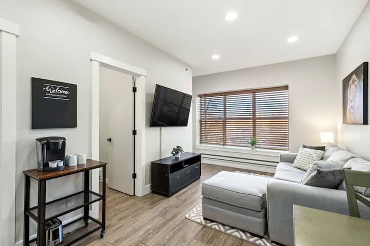 Updated And Secure Two Bedroom Apartment - Great Falls, MT