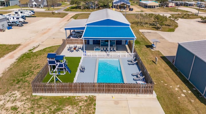 No Agenda Hacienda Pool/playscape/pets+$ Fantastic - Port O'Connor, TX
