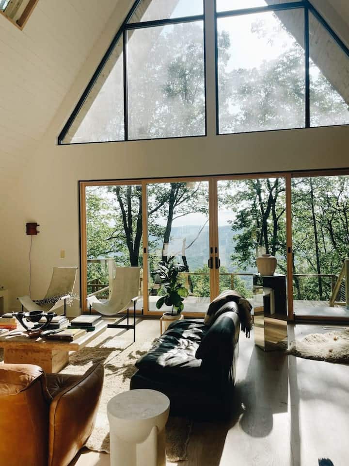 Stayframe: A Designer Getaway With Mountain Views - Monteagle, TN