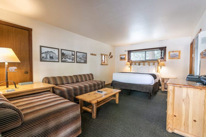 Lakeside Studio - Steps From The Beach! - Tahoe Vista, CA