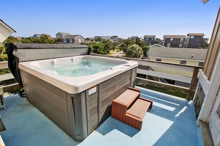 Oceanside | Hot Tub | Easy Beach Access - Outer Banks, NC