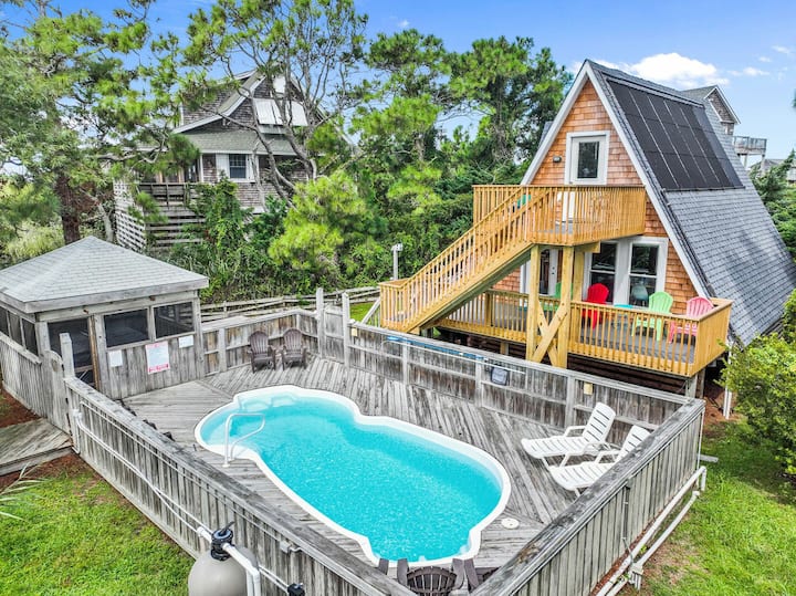 Oceanside, Hot Tub, Solar Heated Pool, & Sun Decks - Outer Banks, NC