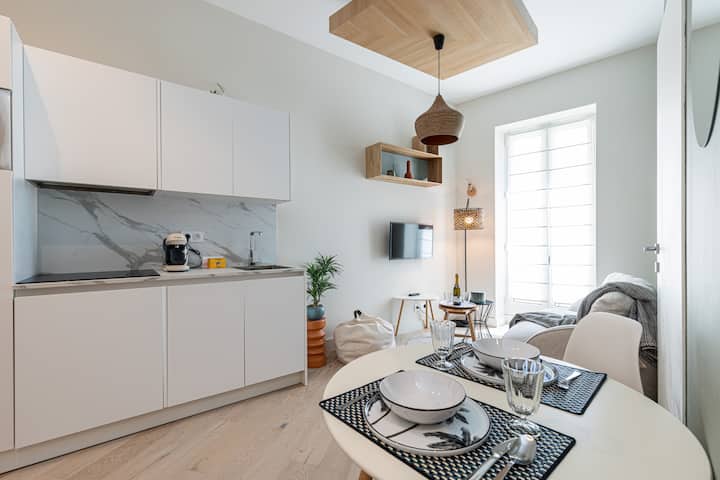 Charmant 2 Pièces Plein Centre - Nice