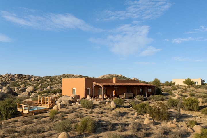 Posada Calma By Fieldtrip | Spa & Boulder Views - Yucca Valley, CA