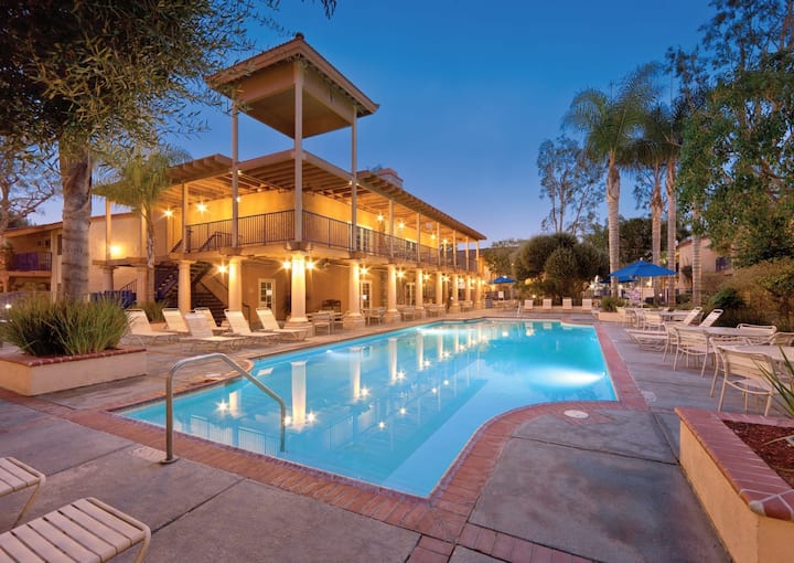 Disneyland Getaway @ Wyndham Dolphin's Cove - Anaheim, CA