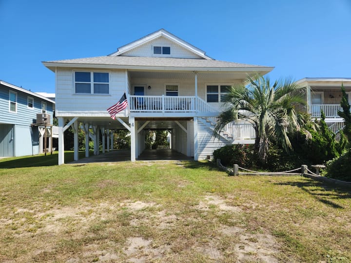 Short Walk To The Beach! Sleeps Up To 10 - Ocean Isle Beach, NC
