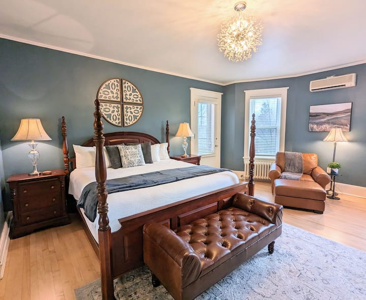 Creekside Suite W/ Jacuzzi & Sauna - Duluth, MN