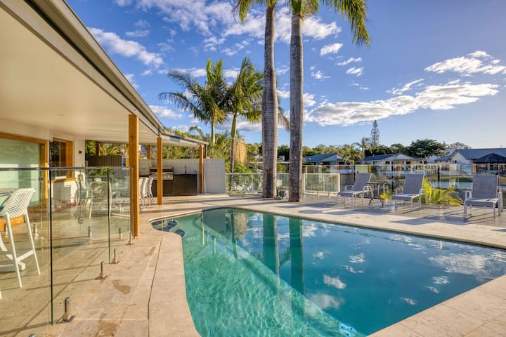 Waterfront Family Entertainer - Gold Coast