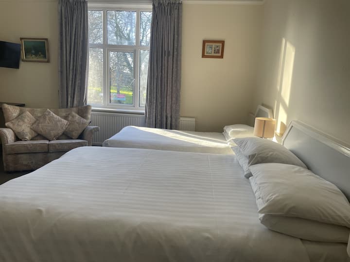 Triple Deluxe Ensuite - York