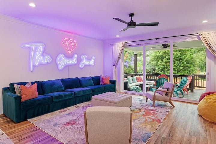 *The Grand Jewel* Near Pnc + Carter Finley - Caroline du Nord