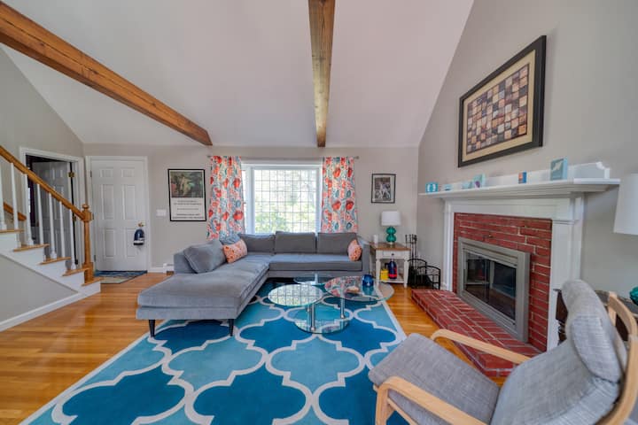 Beach & Town Walkable:family Friendly Cape Getaway - Wellfleet, MA