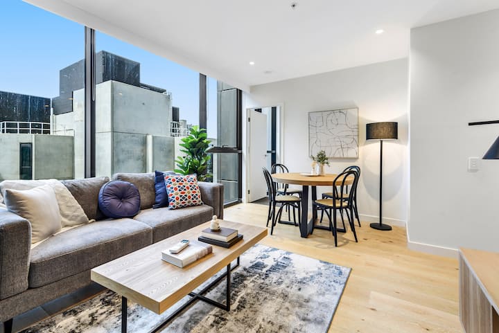 Luxe 2br Southbank Apt | Pool, Gym, Supermarket - Melbourne