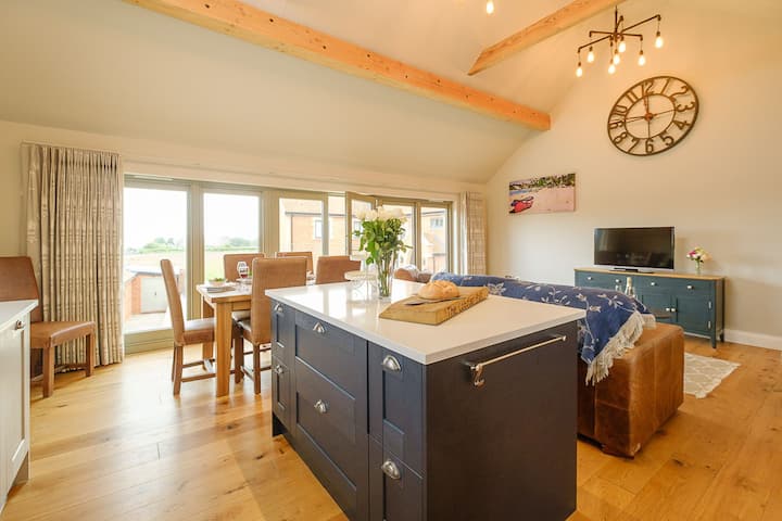 Alde Bay Farm - Lobster Pot (5 Adults & 1 Child) - Aldeburgh