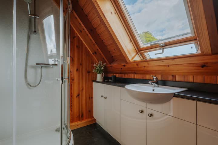 Merrick, Barend: Free Swimming Pool, Sauna & Golf - Kippford