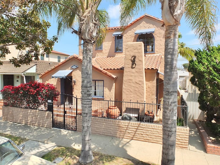 La Brisa | 1 Block From The Beach! - Seal Beach, CA