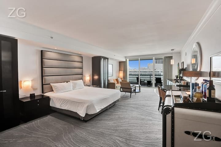 Fontainebleau 2br/2ba Partial Ocean View Sorrento - Miami Beach