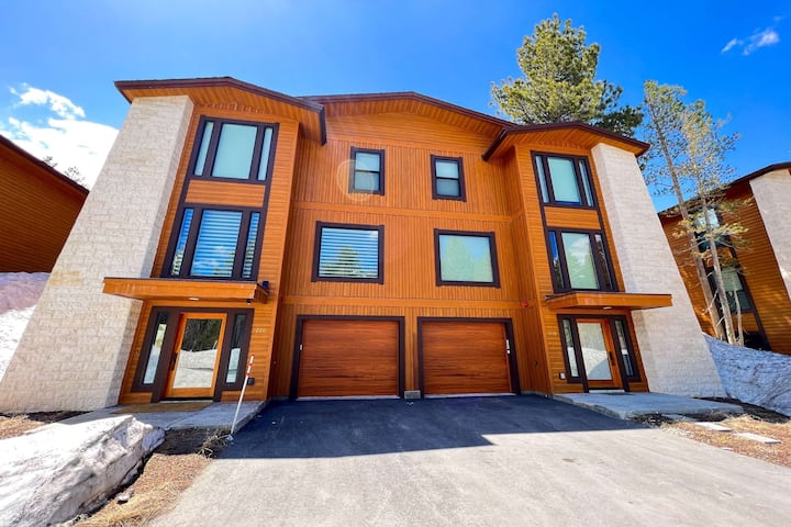 Obsidian Dreaming | On The Sierra Star Golf Course - Mammoth Mountain, CA