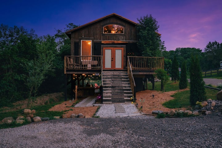 Treehouse Hot Tub On 60 Acre Farm Near Downtown - Indianapolis, IN