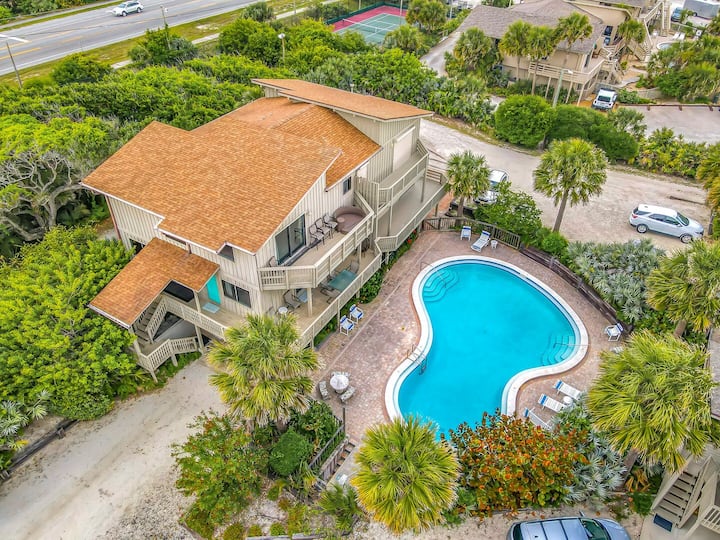 Ocean View Overlooking Pool - Green Turtle C-10 - New Smyrna Beach, FL
