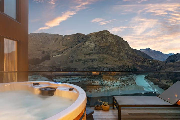Luxe Queenstown Home, Views, Hot Tub, Free Parking - Queenstown, New Zealand