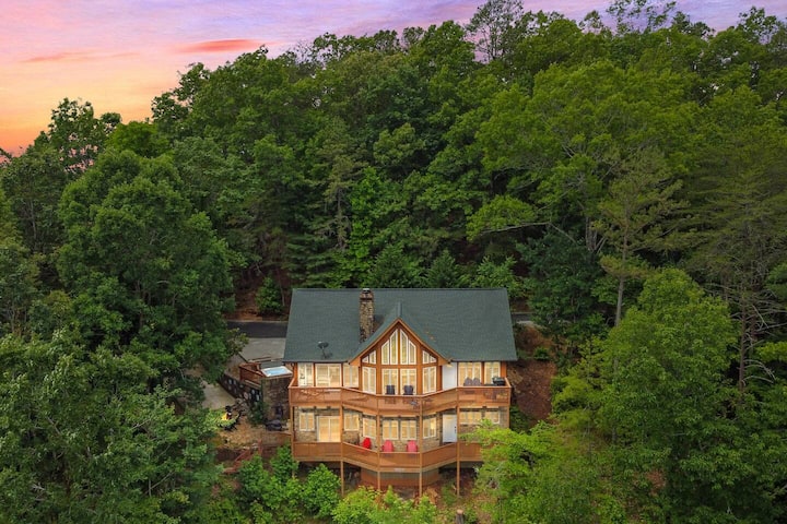 Views! 2 Min To Helen! Fire Pit! Hot Tub! - Helen, GA